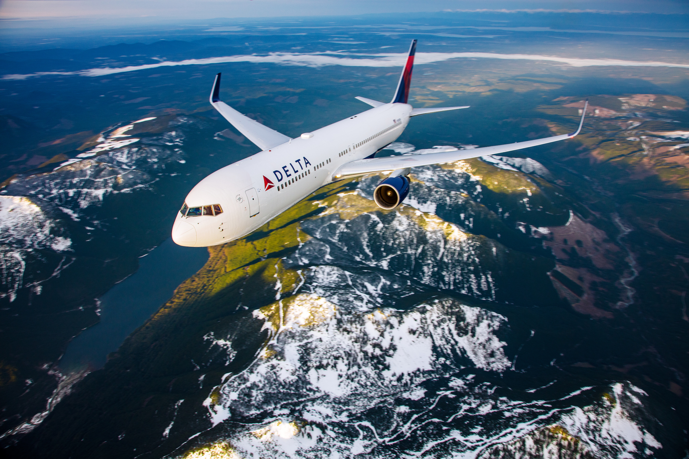 767-300ER over Seattle | Delta News Hub