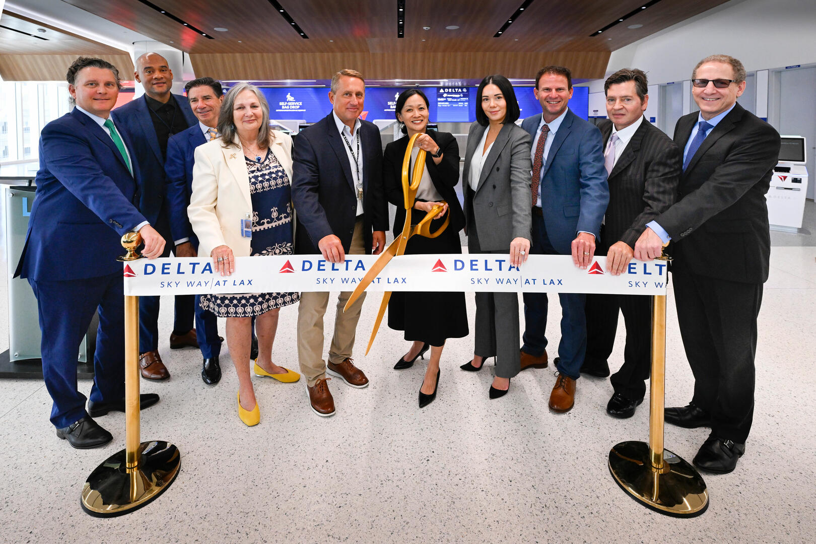 Delta reaches penultimate milestone at LAX with opening of Delta One ...