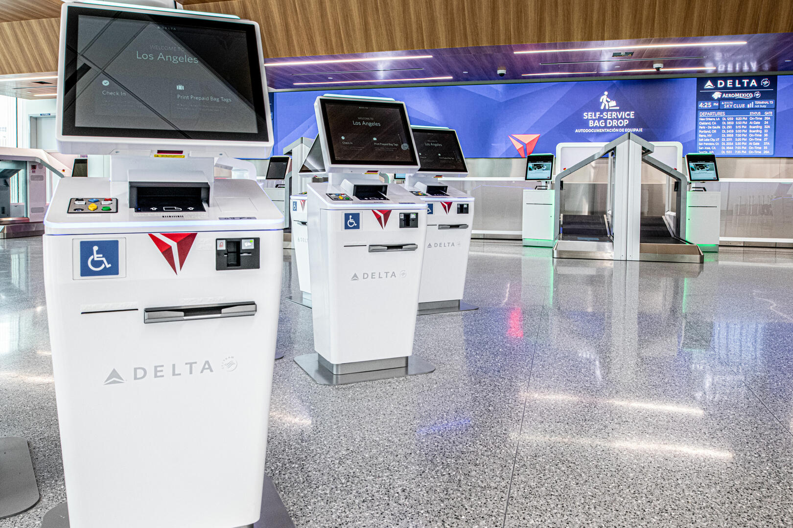 Delta reaches penultimate milestone at LAX with opening of Delta One ...