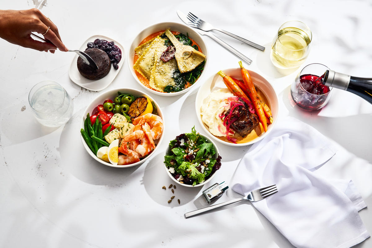 A restaurant experience at cruising altitude: New food and beverages ...